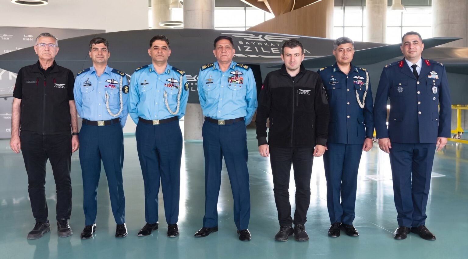 Pakistan Air Chief Holds Strategic Talks on Defence and UAS
